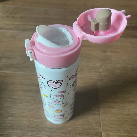 Hello Kitty | Dining | Only 2 Left Hello Kittynwt Medium Thermos | Poshmark